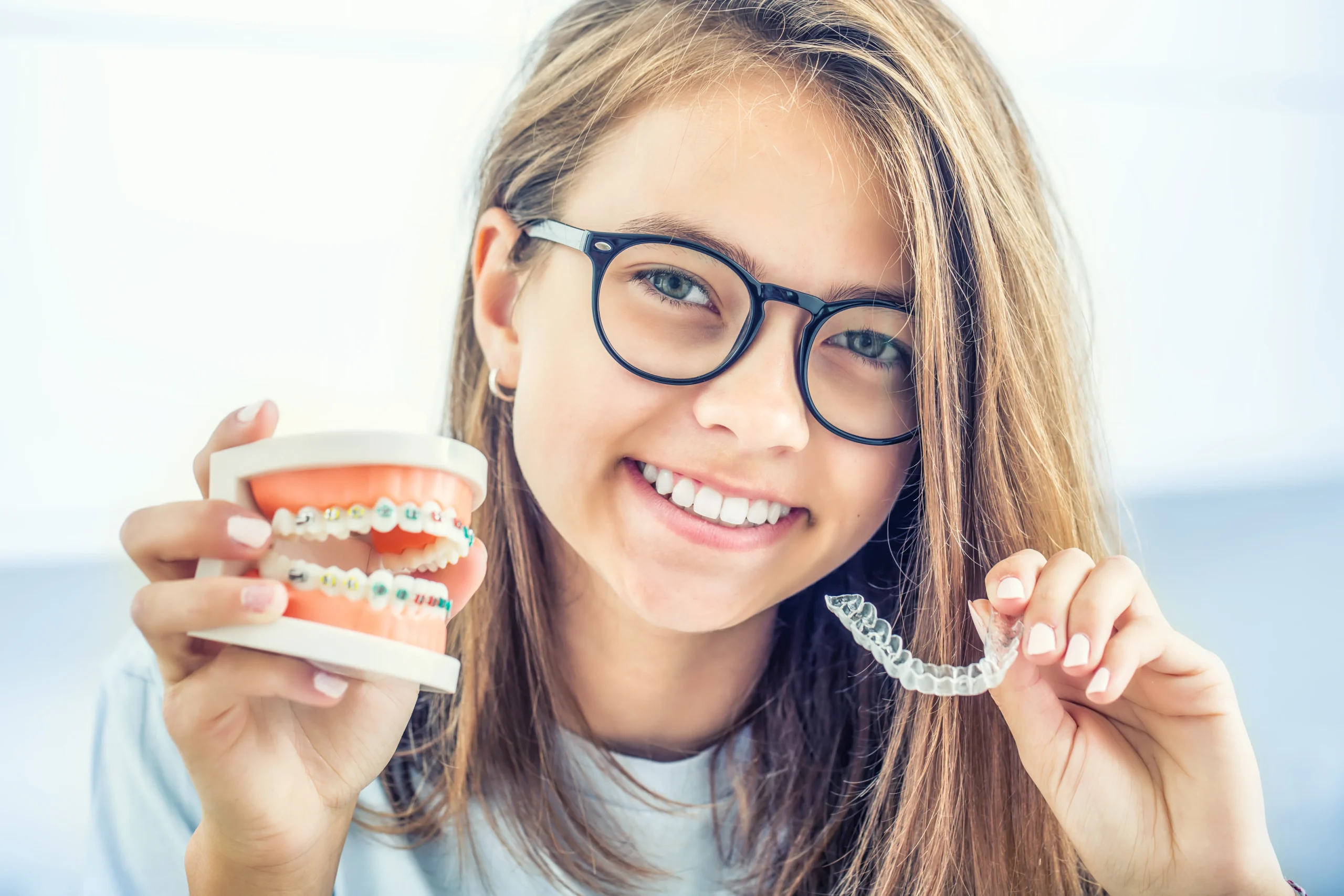 Braces vs Invisalign: 5 Compelling Reasons for a Perfect Smile